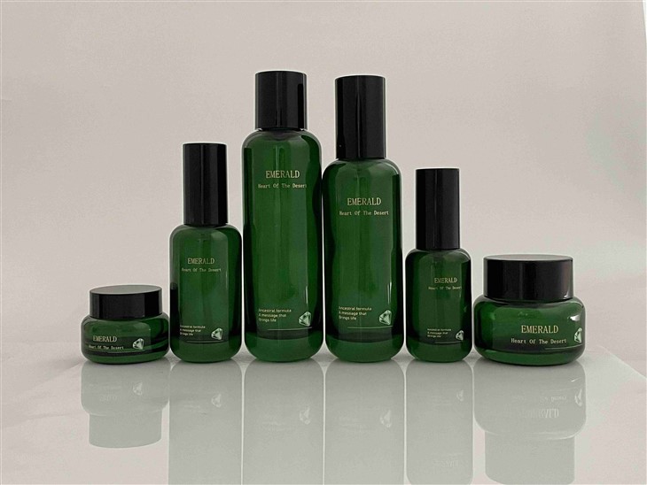 China Custom Green Glass Cosmetic Packaging Set Suppliers ...